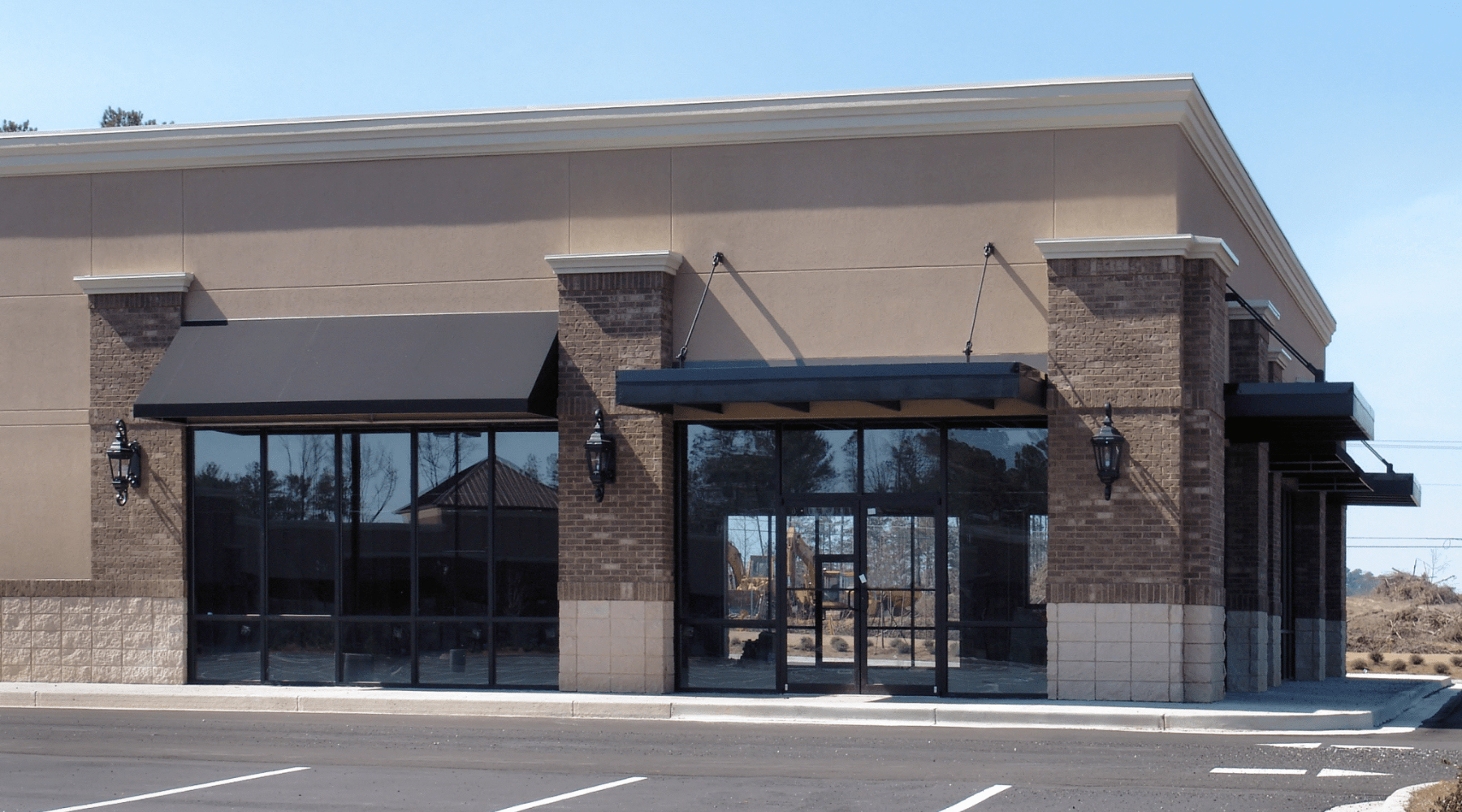 7 Stunning Storefront Glass Window Ideas To Elevate Your Business In ...