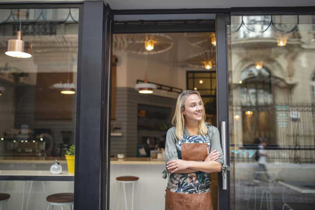 7 Stunning Storefront Glass Window Ideas To Elevate Your Business In ...
